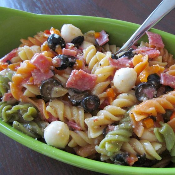 QUICK ITALIAN PASTA SALAD - Skinny Daily Recipes