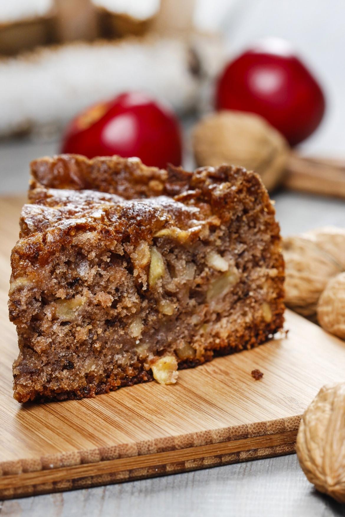 EASY CINNAMON APPLE CAKE - Skinny Daily Recipes